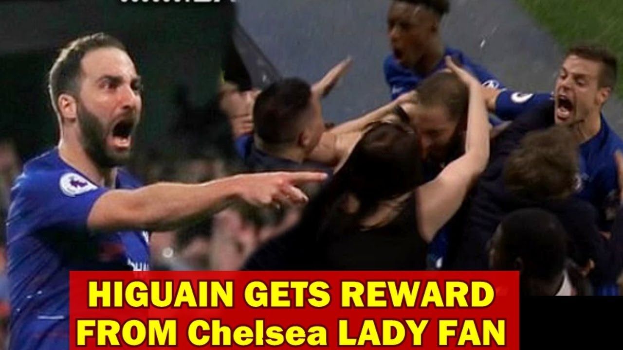 CHELSEA FAN WOMAN Gives HIGUAIN a Chest Hug Goal Celebration - YouTube