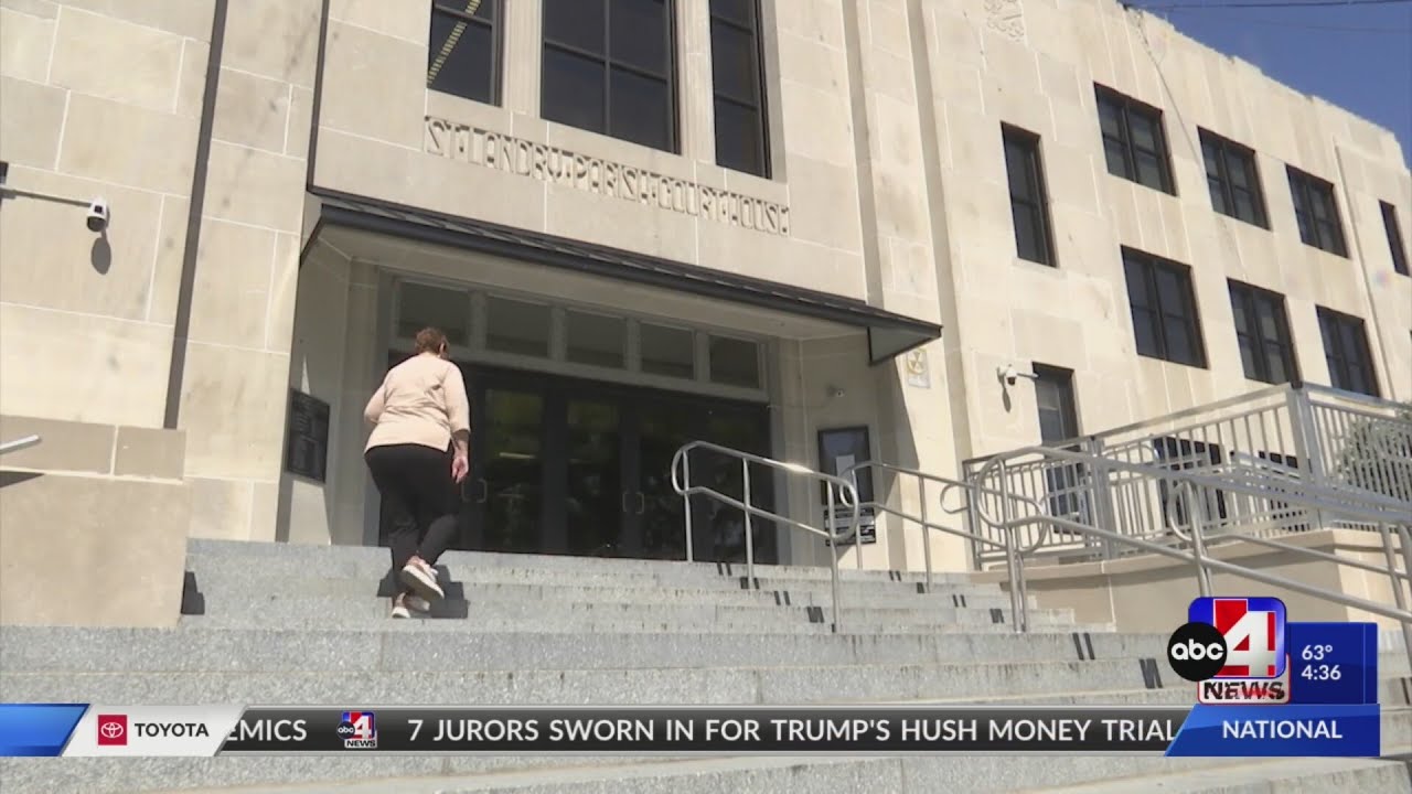 'Haunted' courthouse in Florida leaves officials confused - YouTube