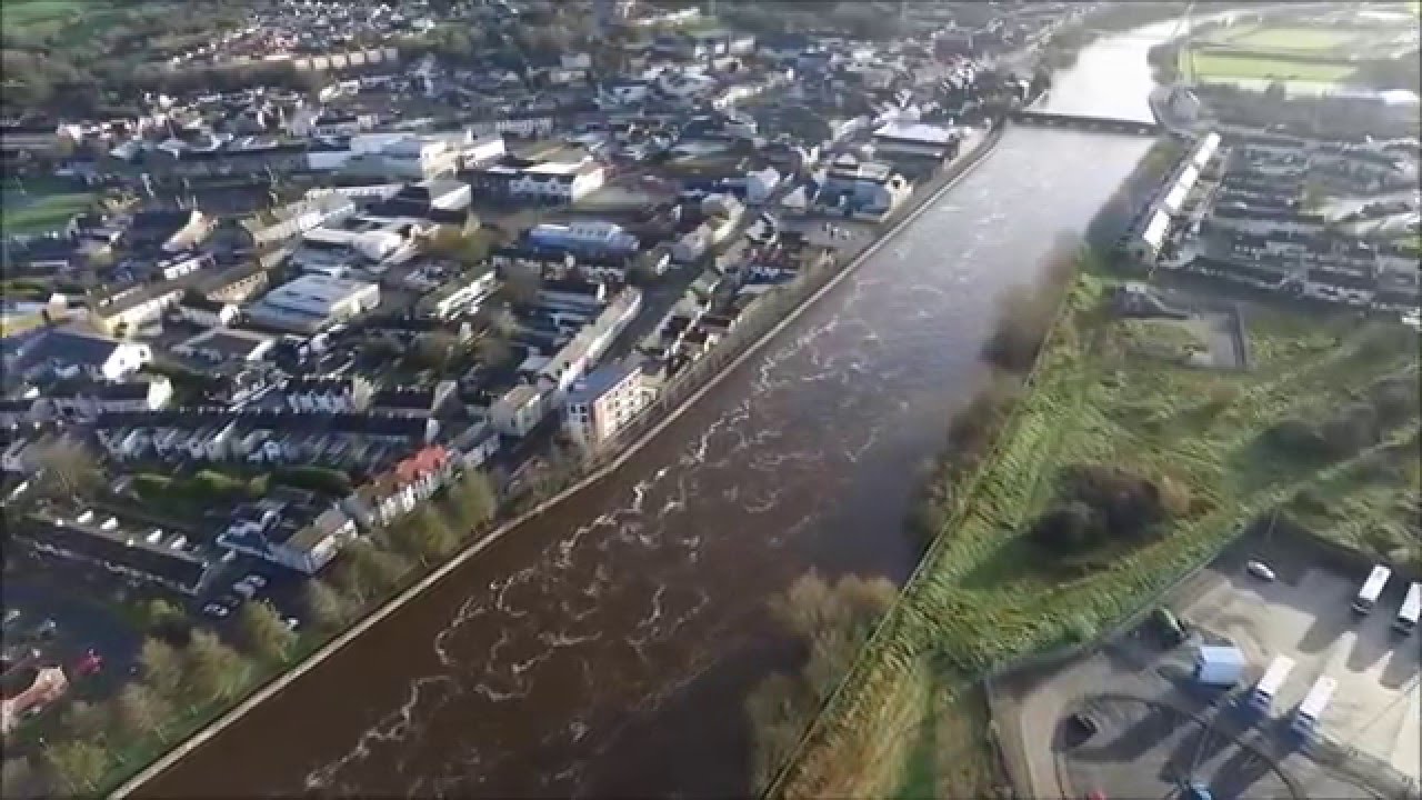 Massive flood in the river mourne at strabane Sunday 6/12/2015 - YouTube