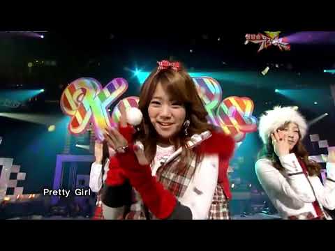 Seungyeon stealing Nicole's center part (KARA)