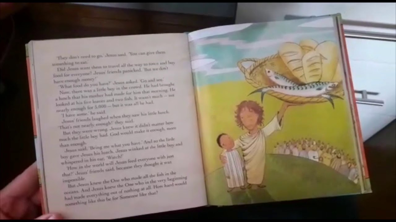 David reads ‘Feeding the 5000’ from the Jesus Storybook Bible - YouTube