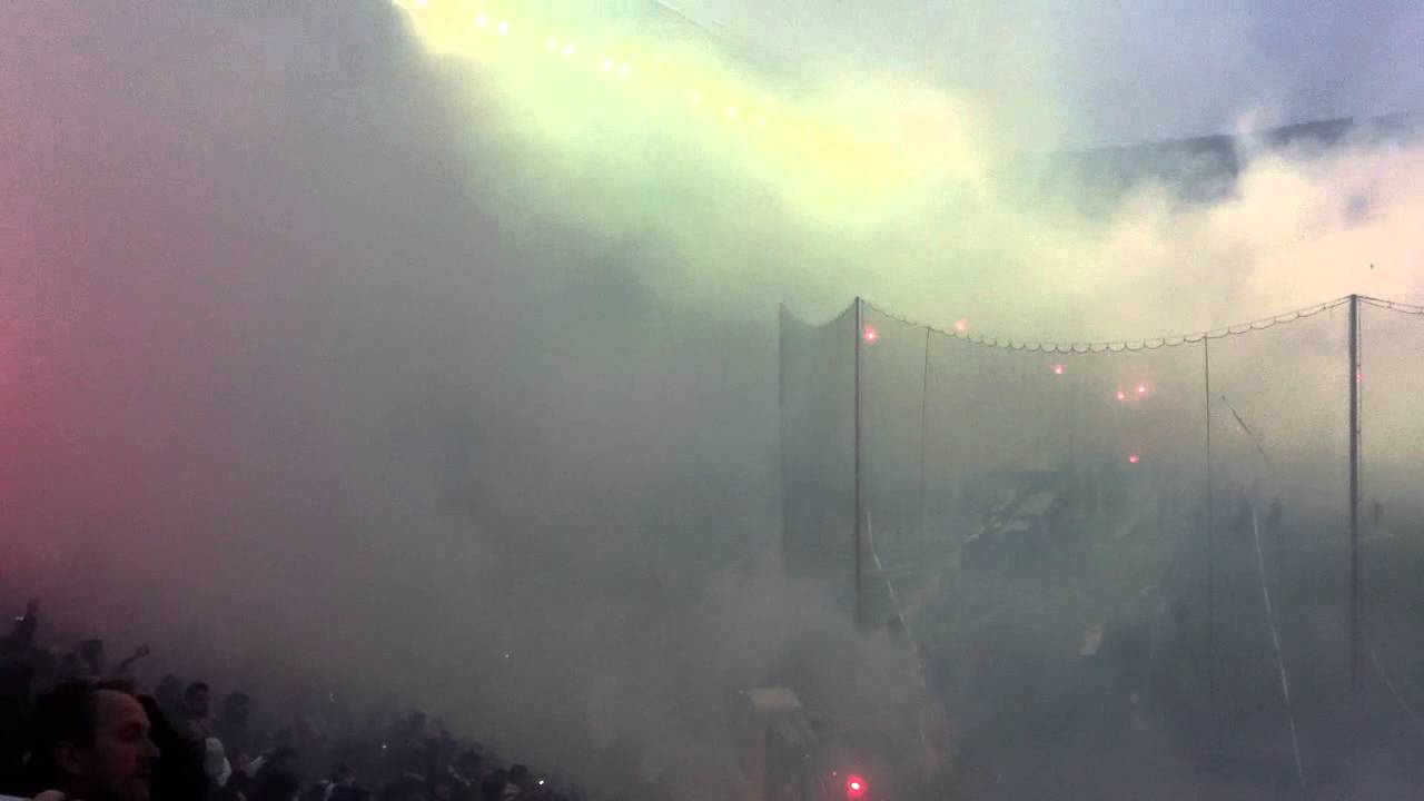 PAOK ULTRAS PYRO SHOW - YouTube