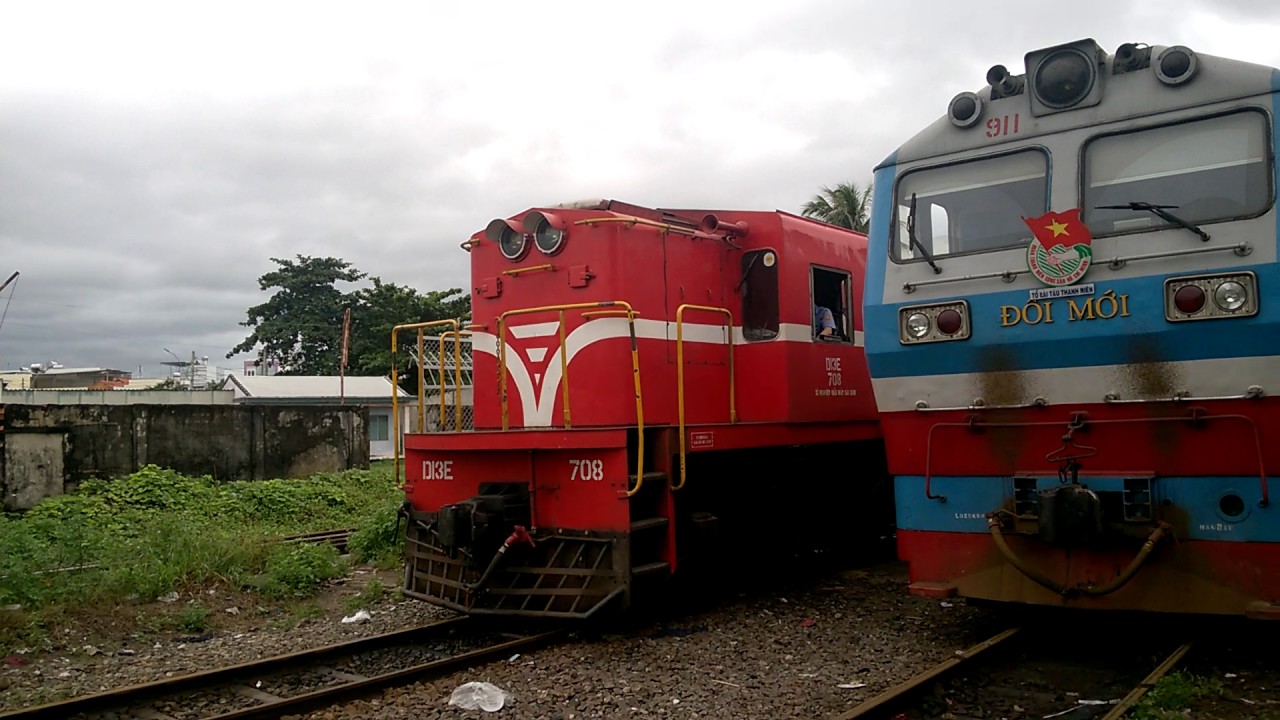 D13E-708 2566 rời Ga Nha Trang - YouTube