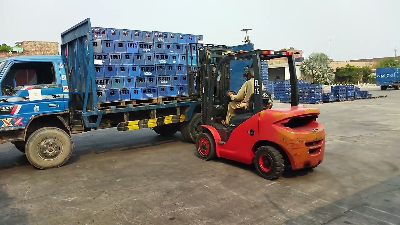 Unload Pepsi Beverages Pallets Off a Delivery Truck / Unload Pepsi ...