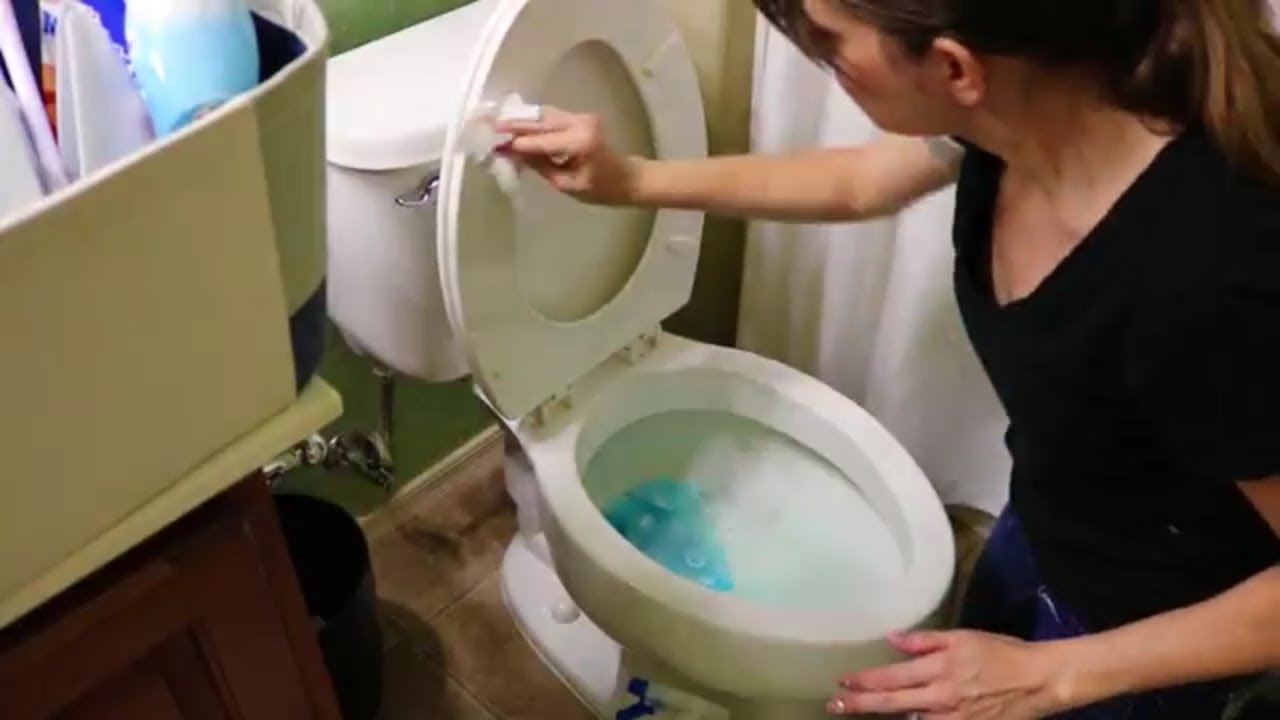 DIRTY BATHROOM CLEAN UP POWER HOUR | SPEED CLEANING ROUTINE - YouTube