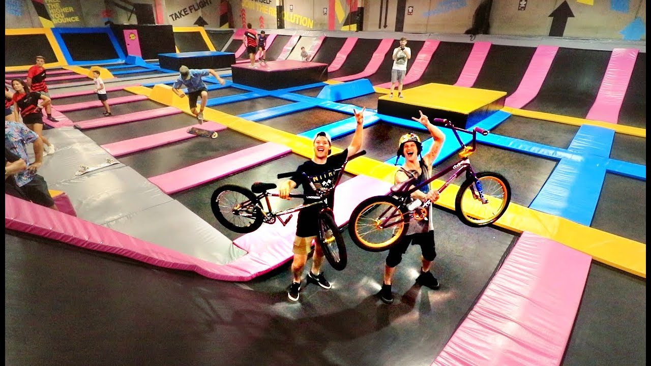 NITRO CIRCUS vs TRAMPOLINE PARK! (BMX) - YouTube