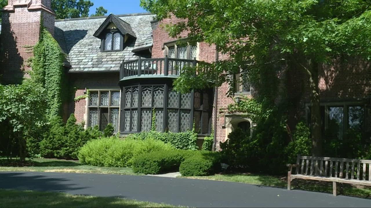 Landmarks in The Land: Stan Hywet Hall & Gardens - YouTube