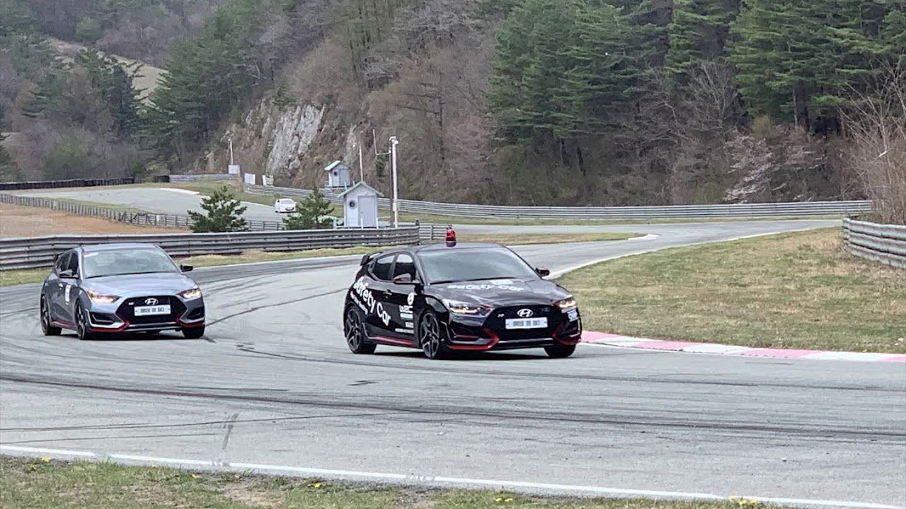 Team WM racing의 포토매니져 준민이의 언더백 트랙데이 기록영상 - YouTube