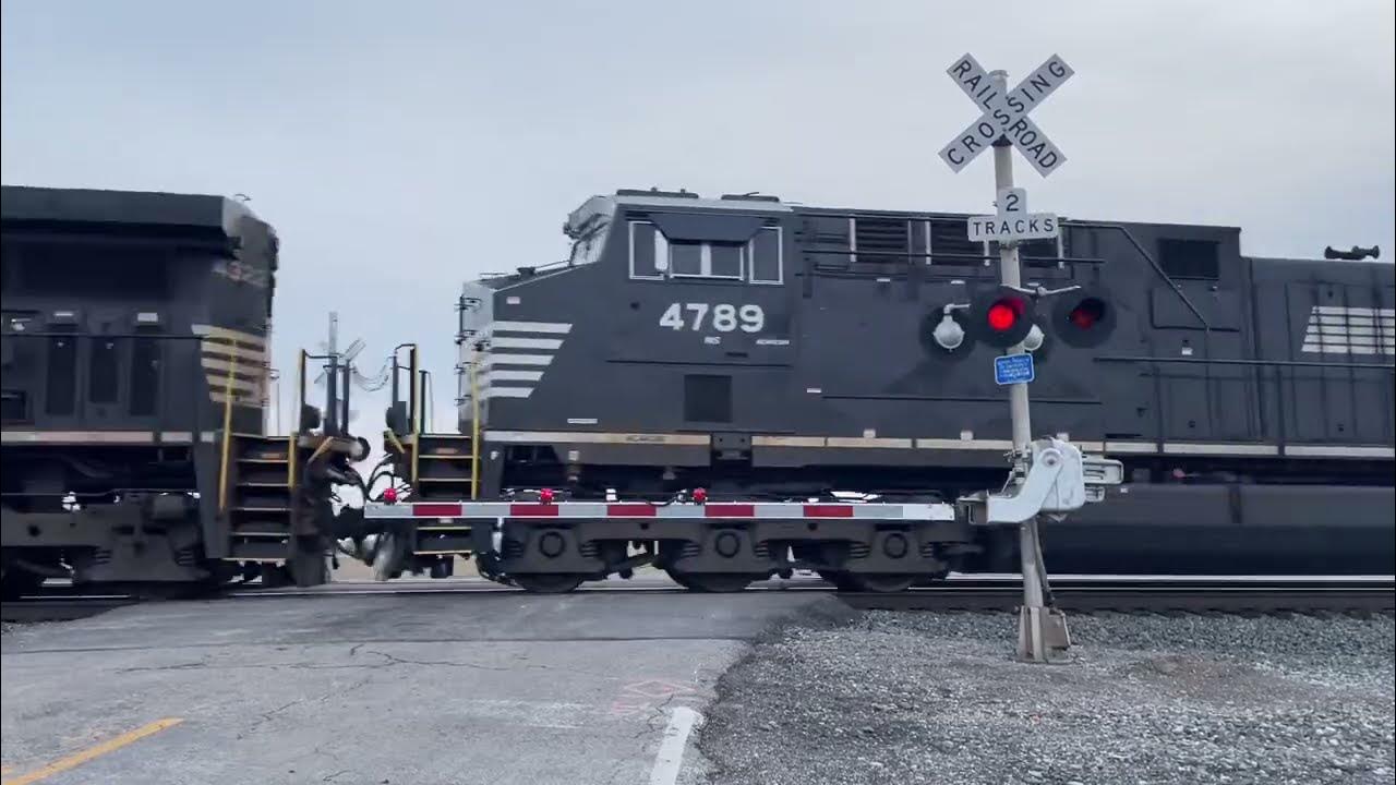 NS 4553 Leads Intermodal West | Township Rd. 7 Railroad Crossing, Edgerton, OH - YouTube