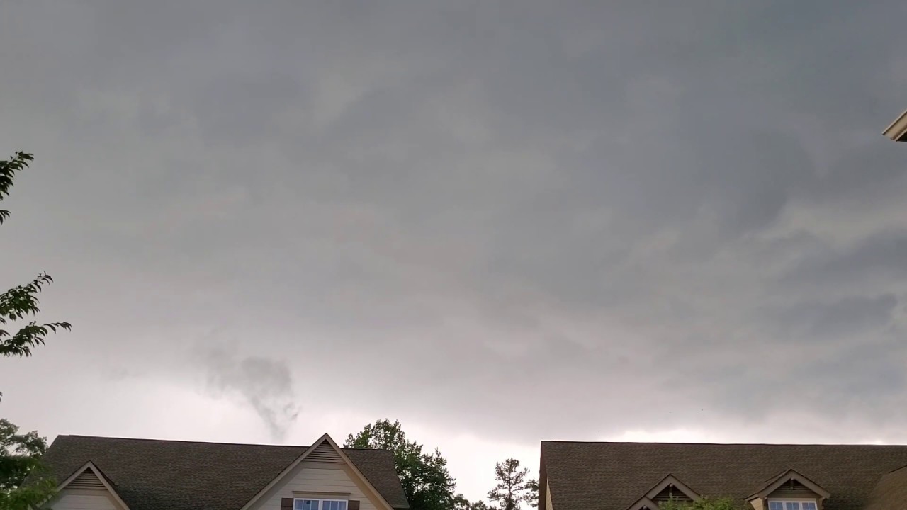 Severe Thunderstorm With Deep & Loud Cracking Thunder + Amazing ...