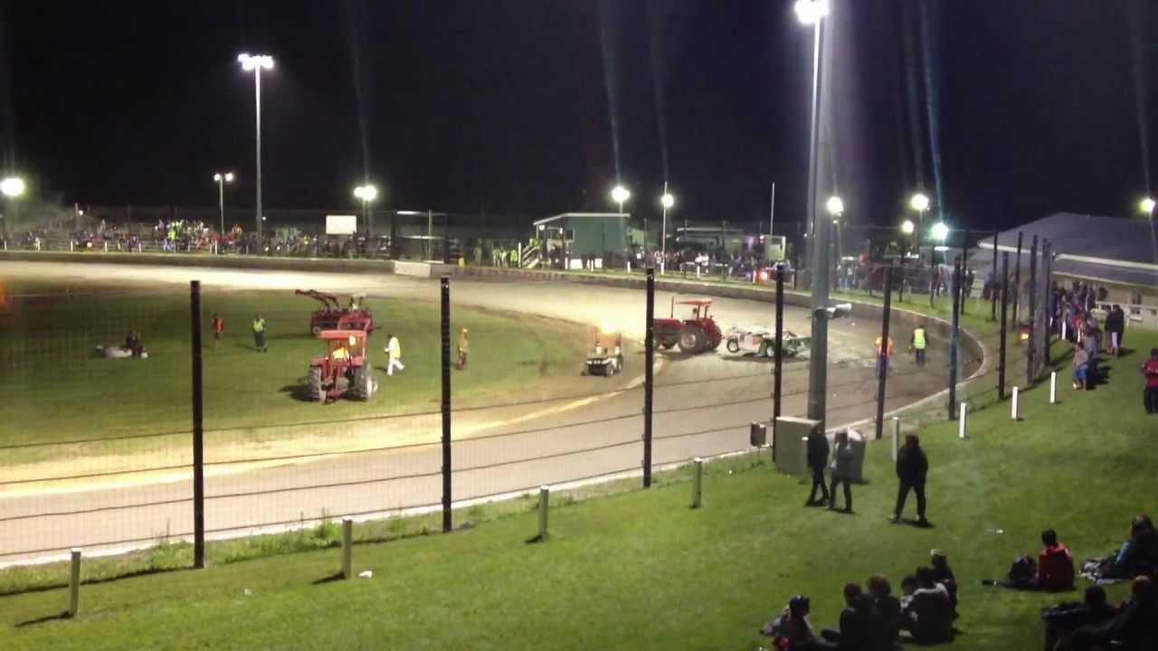 Final Saloon Race at Stratford International Speedway 05/01/2013 - YouTube