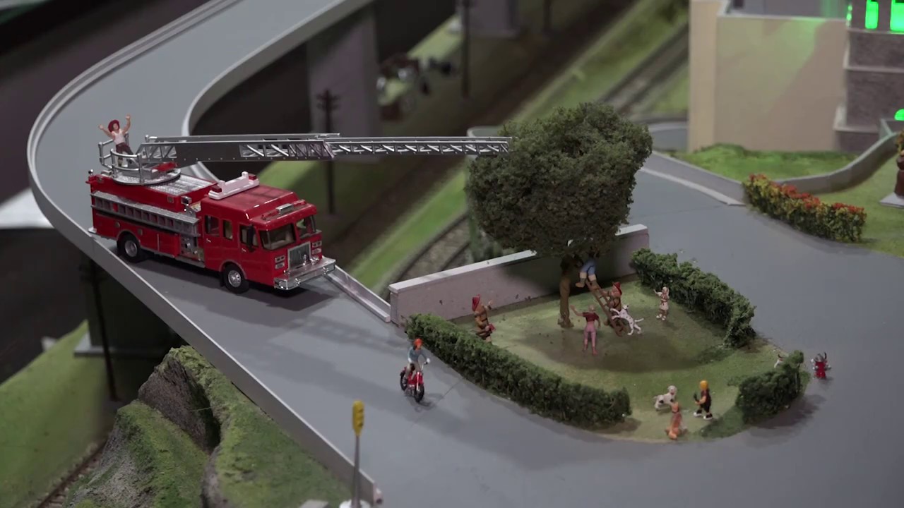 Model Train layout built using HO scale size 4´x6´ layout - YouTube