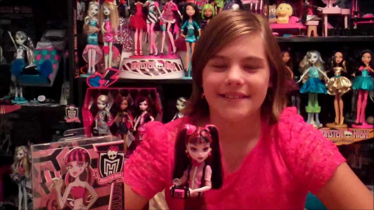 Monster High School Club Draculaura Fashion Pack - YouTube