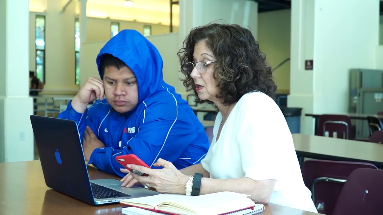 2018 Golden Bell Awards: Robin Moses - YouTube