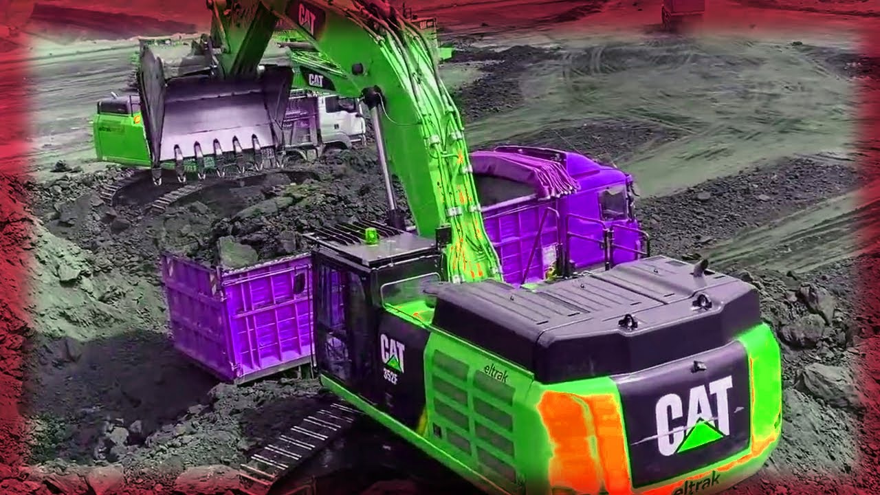 BEST IN CLASS,,, CATERPILLAR 352F EXCAVATOR LOADING TRUCKS - YouTube