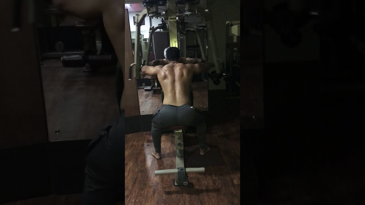 shoulder workout with reverse fly machine. - YouTube
