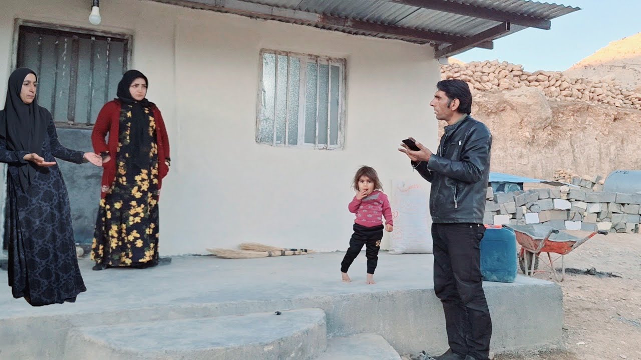 Ustad Hossein's request for help to Afsaneh - YouTube