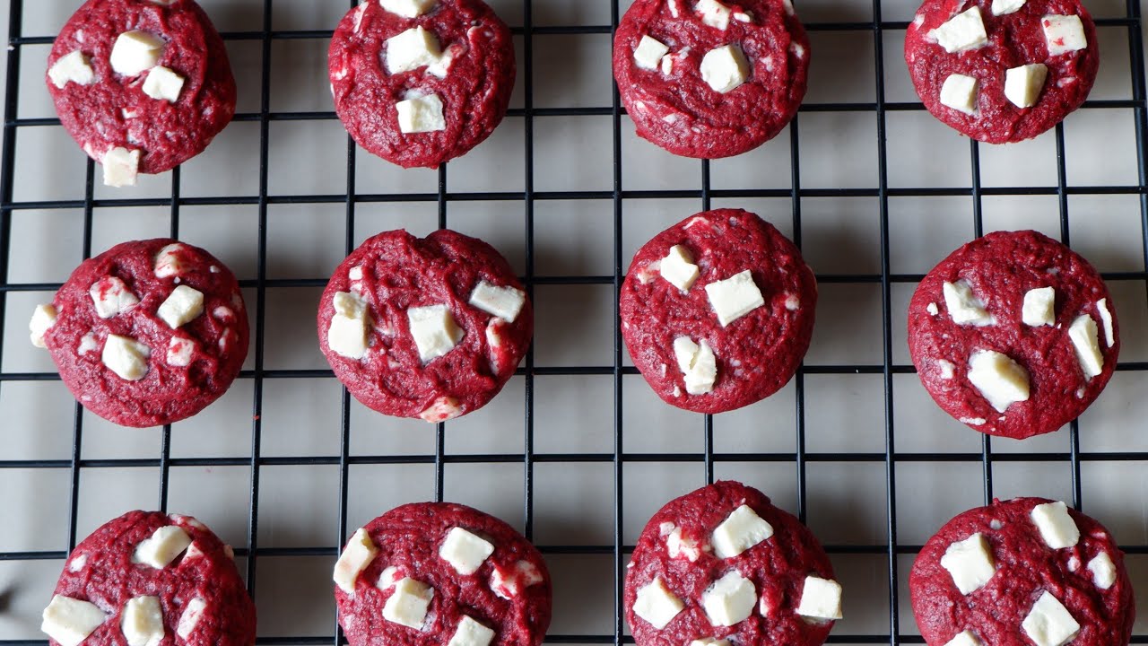 Chewy Red Velvet Chocolate Chunk Cookies - YouTube