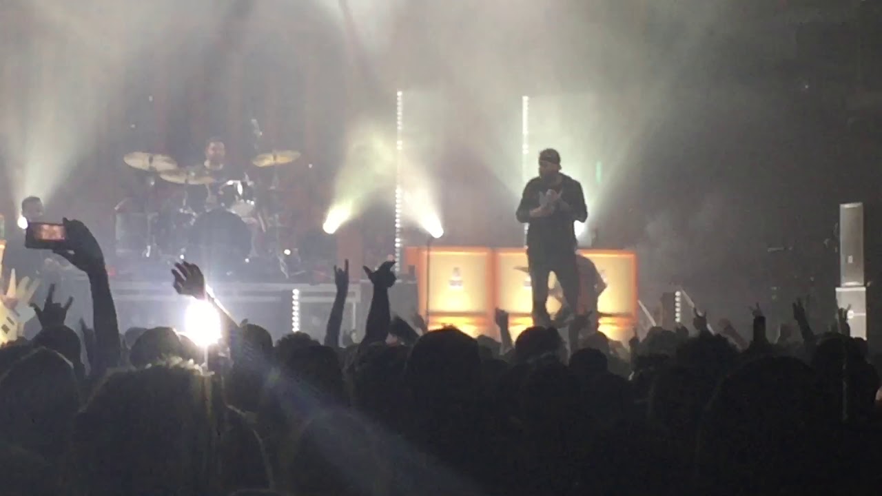 Beartooth-The In Between - YouTube