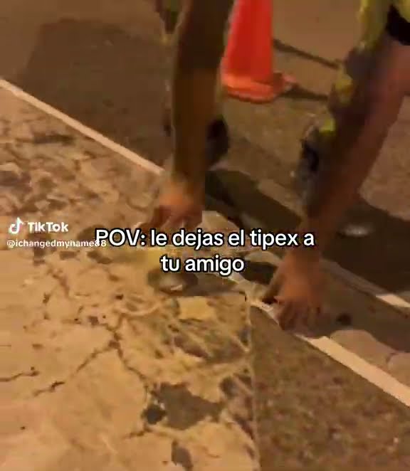 Cuando le dejas el tipex a tu amigo 🤣 #shorts #memes #memesdaily # ...