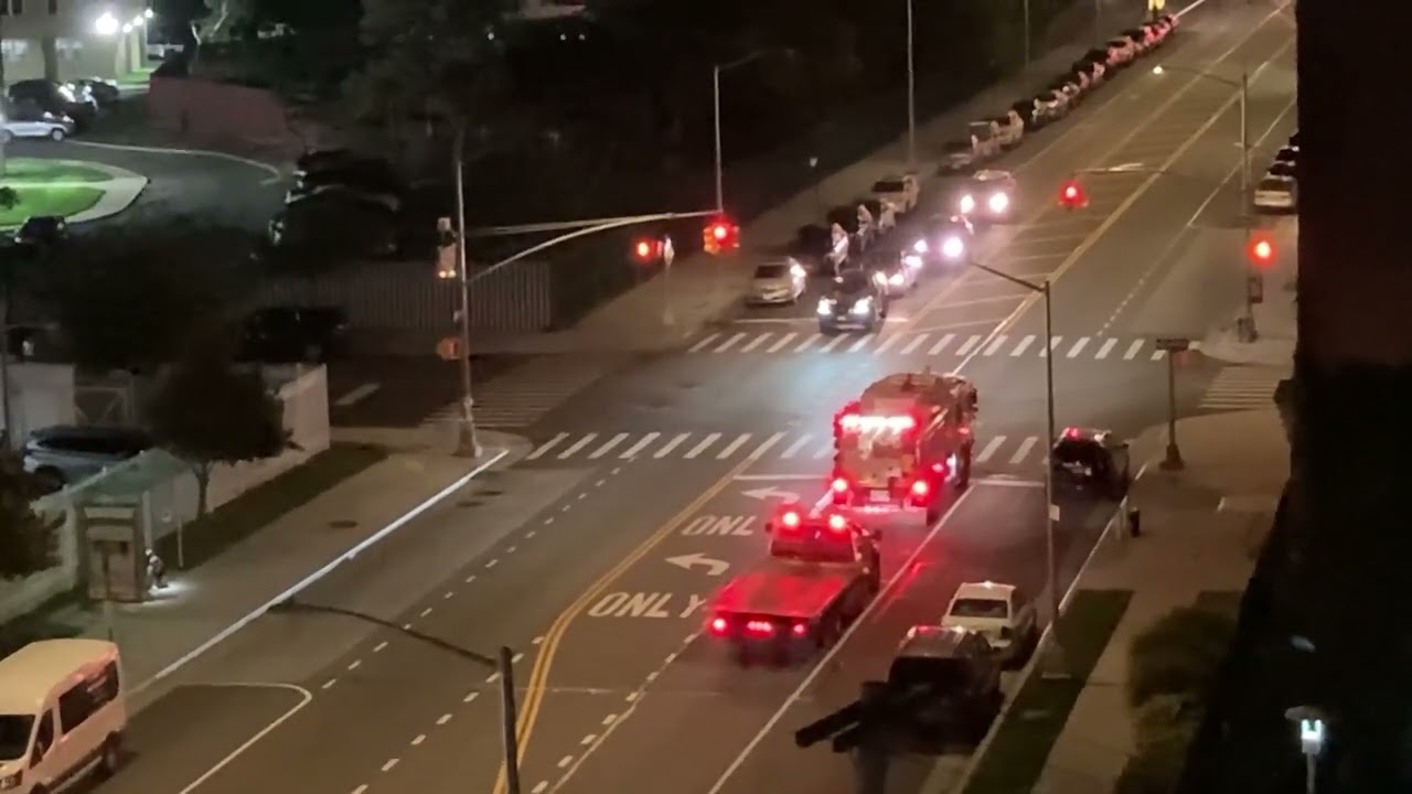 FDNY Engine 266 returning to its quarters - YouTube