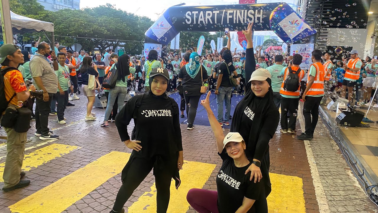 ZUMBA | BUBBLE FUN RUN | SETAPAK CENTRAL | zin adza tuty - YouTube
