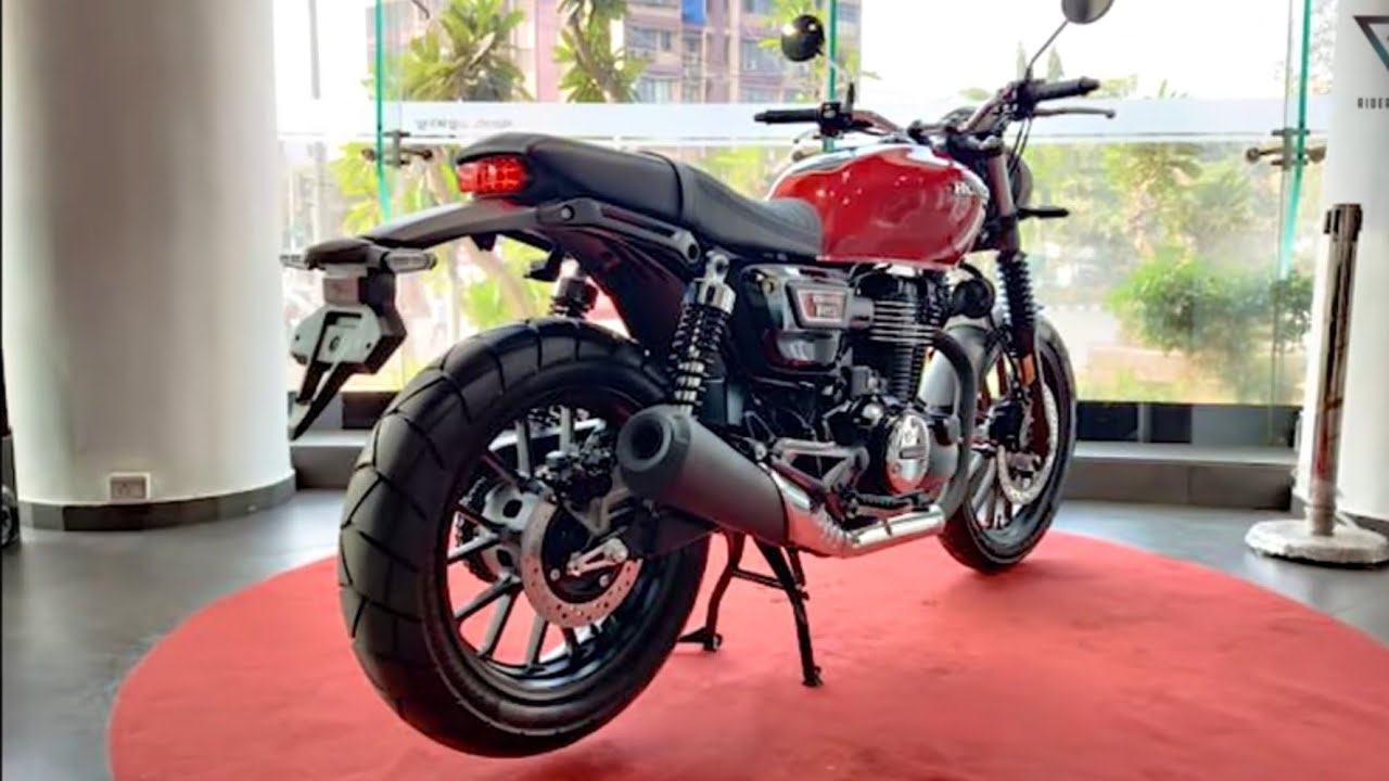 Honda CB 350RS at Bigwing Showroom - YouTube
