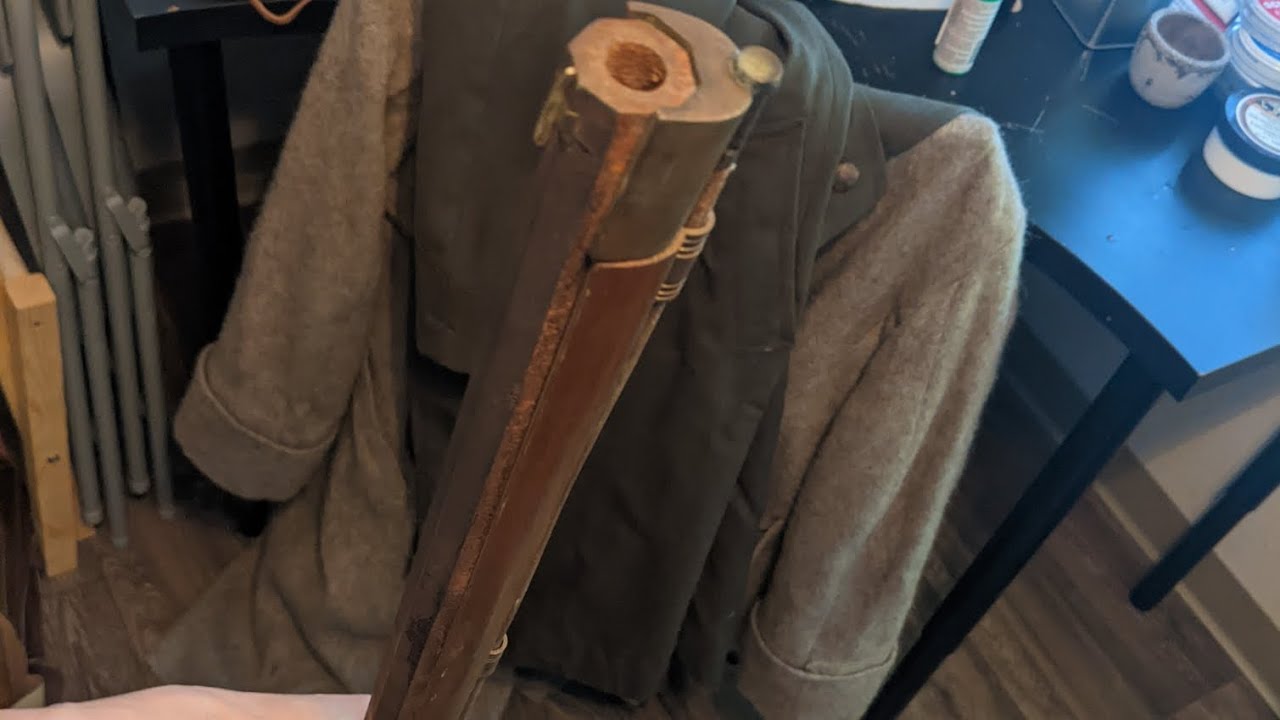 Cleaning up a rusty flintlock - YouTube