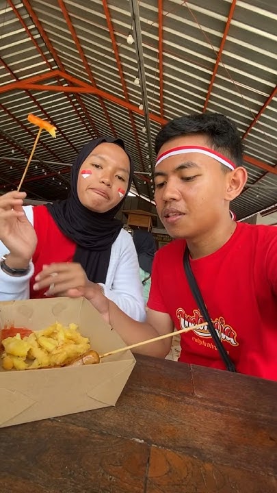 NONTON KARNAVAL SAMBIL NYEMIL JAJAN #shorts - YouTube