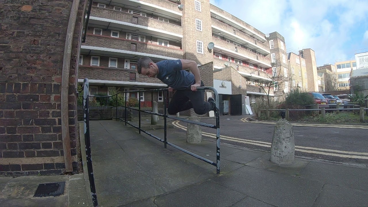Underbar - Hip Catch - Front View - SlowMo - YouTube