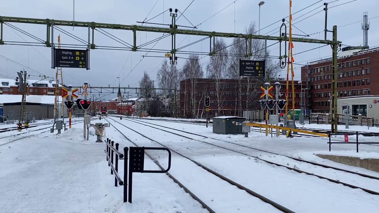 X-tåget och Norrtåg i Sundsvall - YouTube