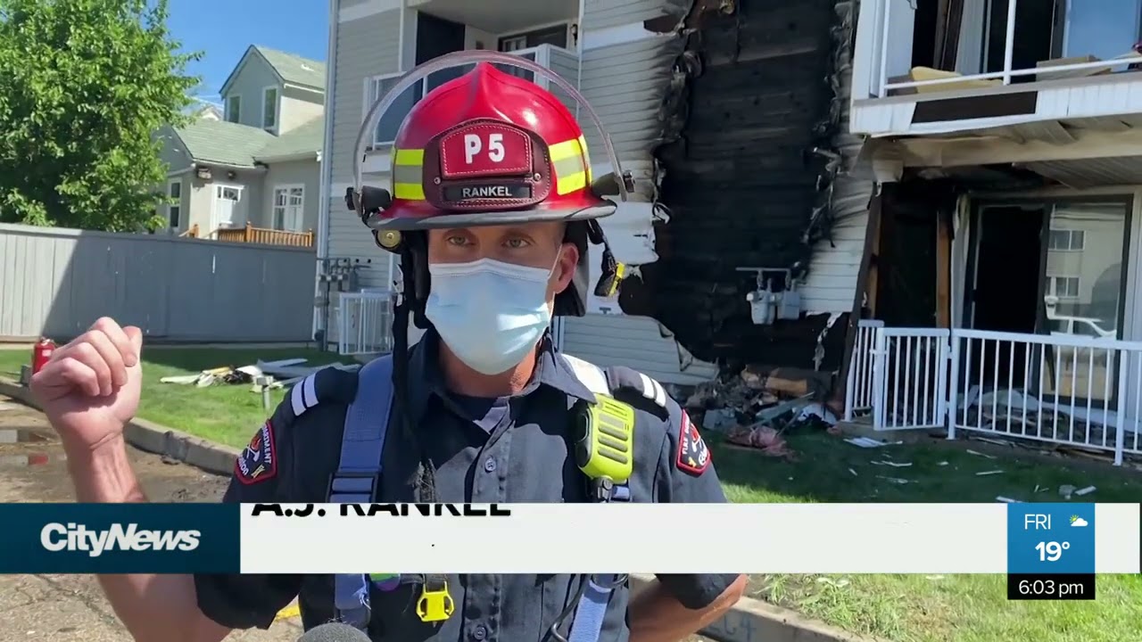 Explosive fire in central apartment building - YouTube