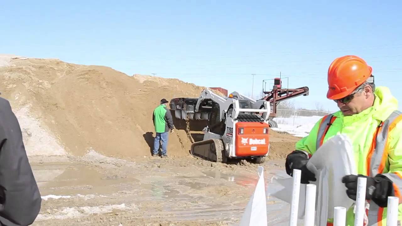 Sand bagging machine demonstrated for RM Springfield - YouTube