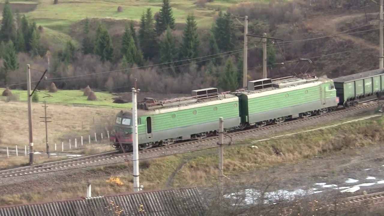 VL11... Üres tehervonat vólgymenetben , Oporets , Ukraine , 20181029 ...