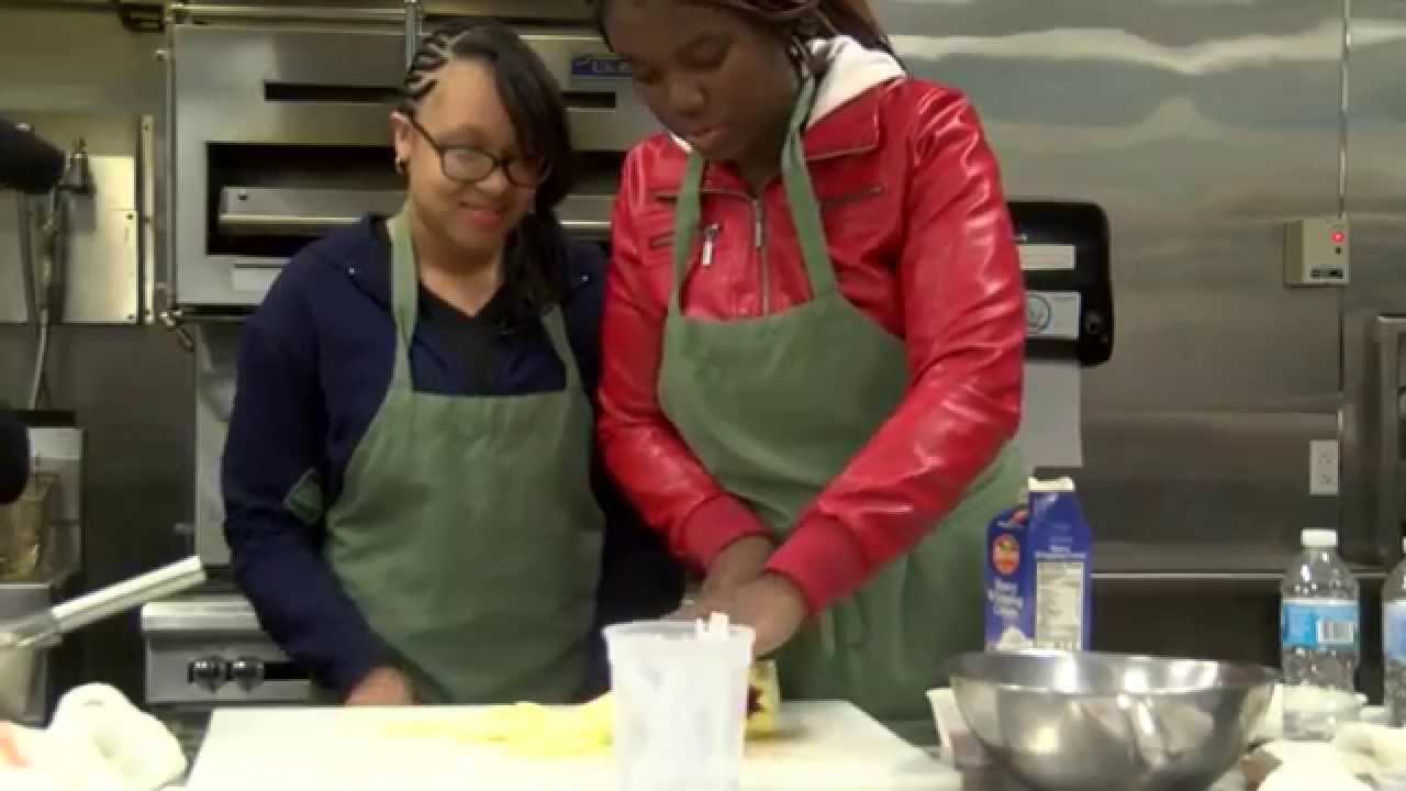 Digital arts students cook up culinary show with celebrity chefs - YouTube