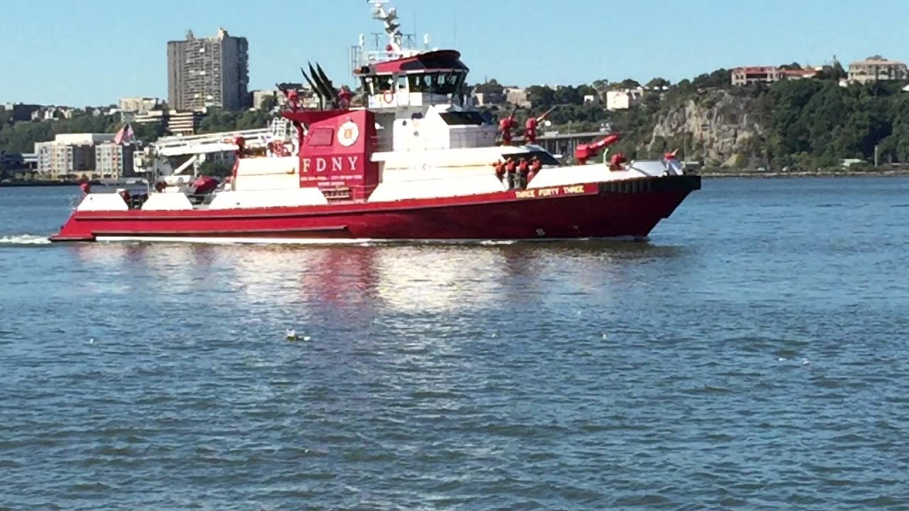 FDNY 343, ARRIVING FOR BLESSING OF THE FLEET EVENT 2015, ON HUDSON ...
