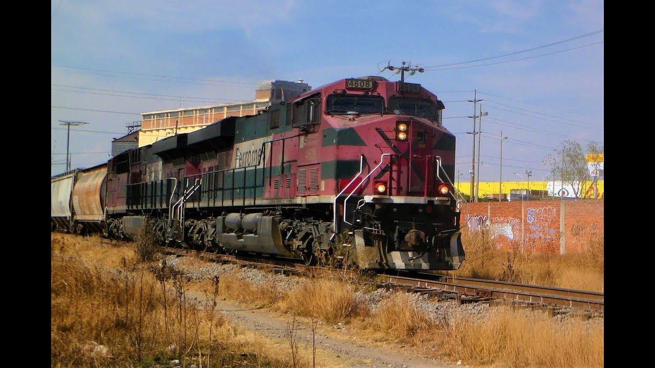 TREN CEMENTERO A TEPEACA JUNTO A PARQUE PUEBLA, FERROMEX 4606 & 4714 - YouTube