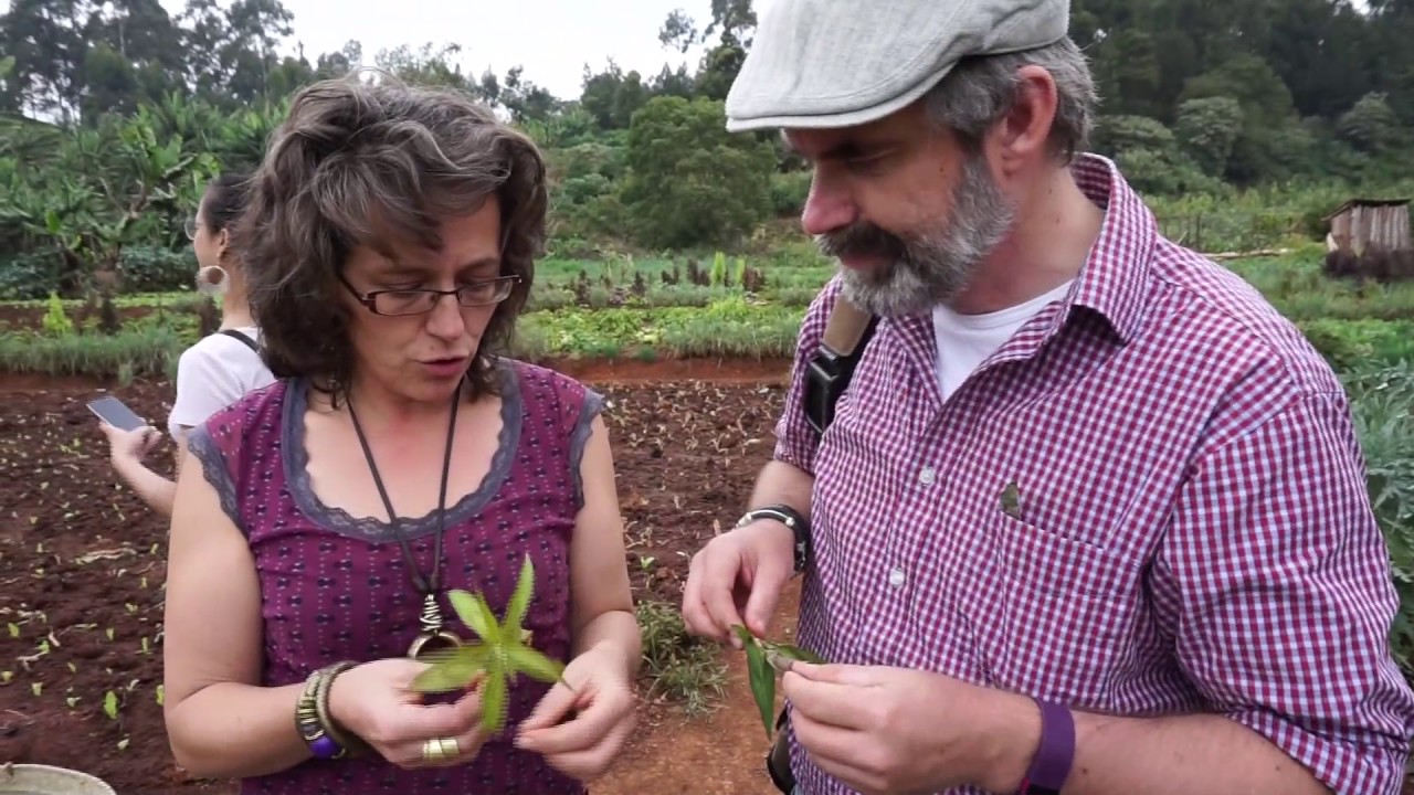 Henk in Africa - Mlango Farm - YouTube