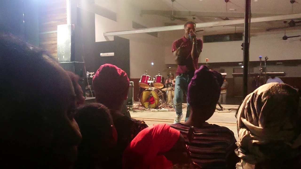 Djabi en concert à Bambo 9 Août 2& - YouTube