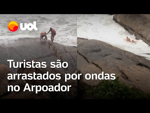 Turistas são arrastados por ondas no Arpoador, zona sul do Rio; veja vídeo