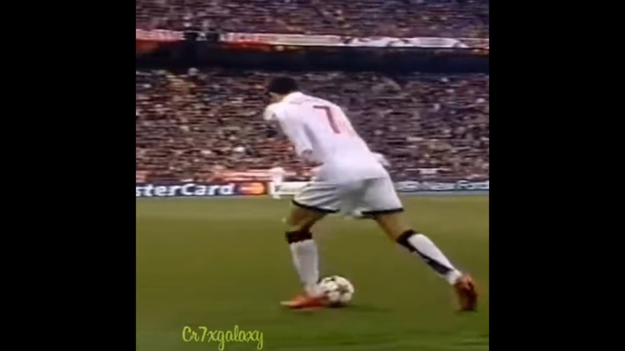 Cristiano Ronaldo VS Cafu - YouTube