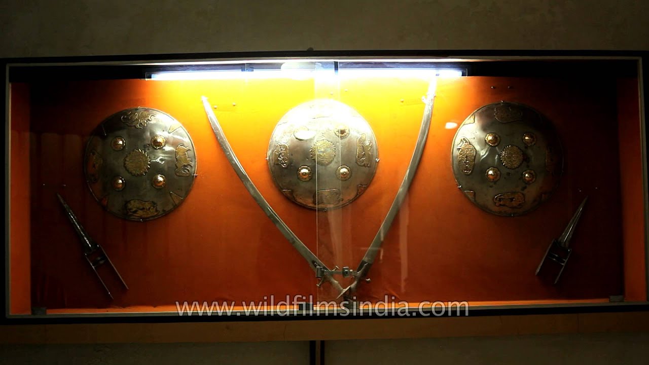 War weapons displayed at Maharana Pratap Museum - Udaipur - YouTube