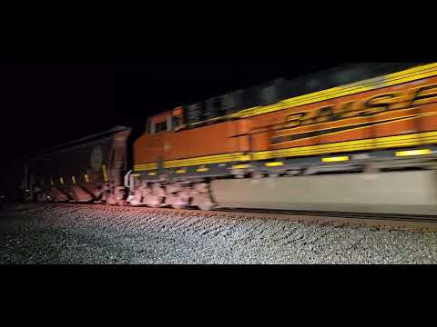 9:40 csx G107 with Bnsf-3933/Bnsf-6976/Bnsf-5148 eastbound at attridge road Milepost 382 - YouTube
