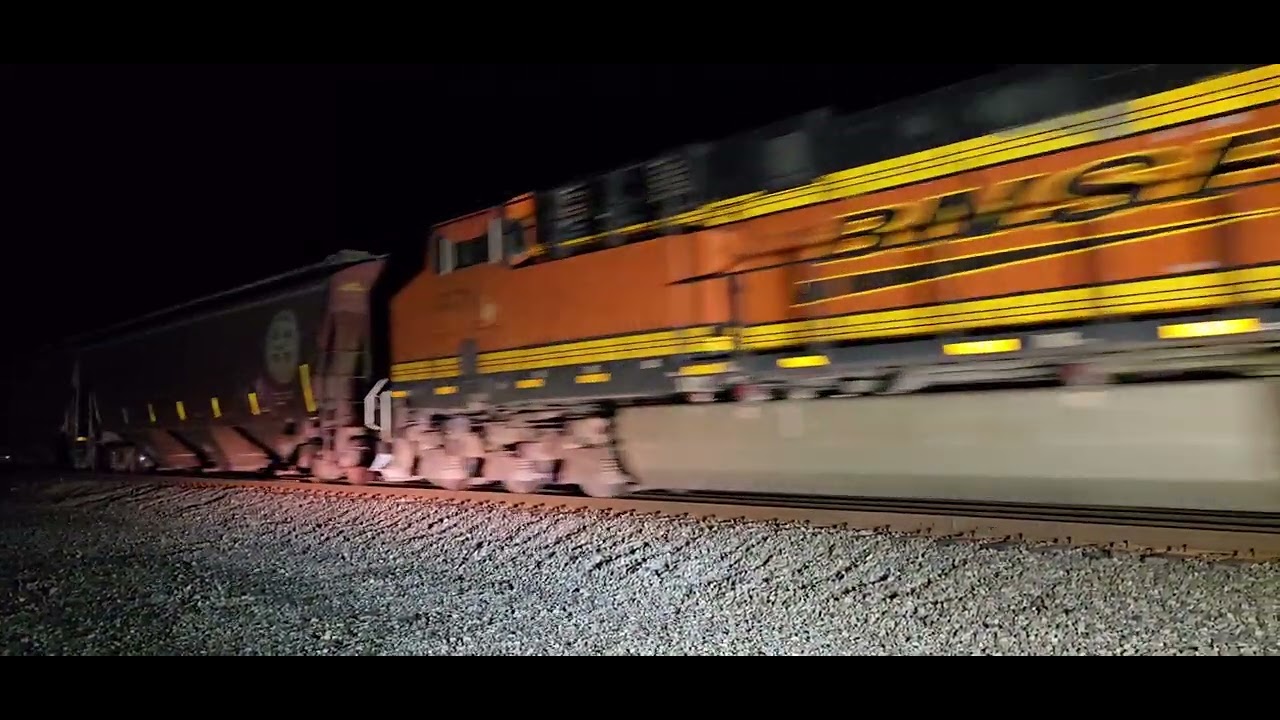 9:40 csx G107 with Bnsf-3933/Bnsf-6976/Bnsf-5148 eastbound at attridge ...