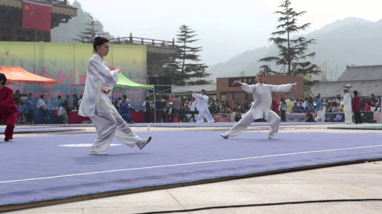 Darya Demchenko. 42 fofms taijiquan - YouTube