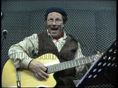 SICILIAN FOLK SINGER CANTASTORIE SICILIANO FOOTAGE CODE 0016 - YouTube