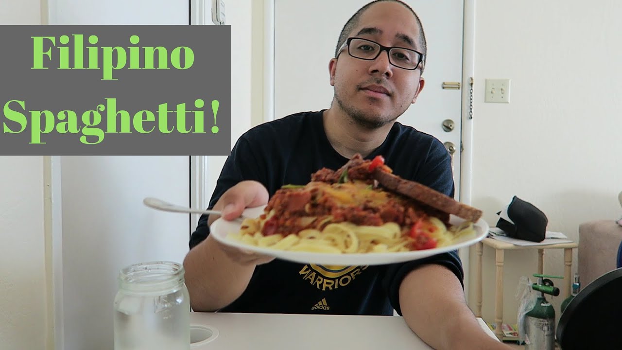 Filipino Spaghetti with Banana Sauce | American Mukbang - YouTube
