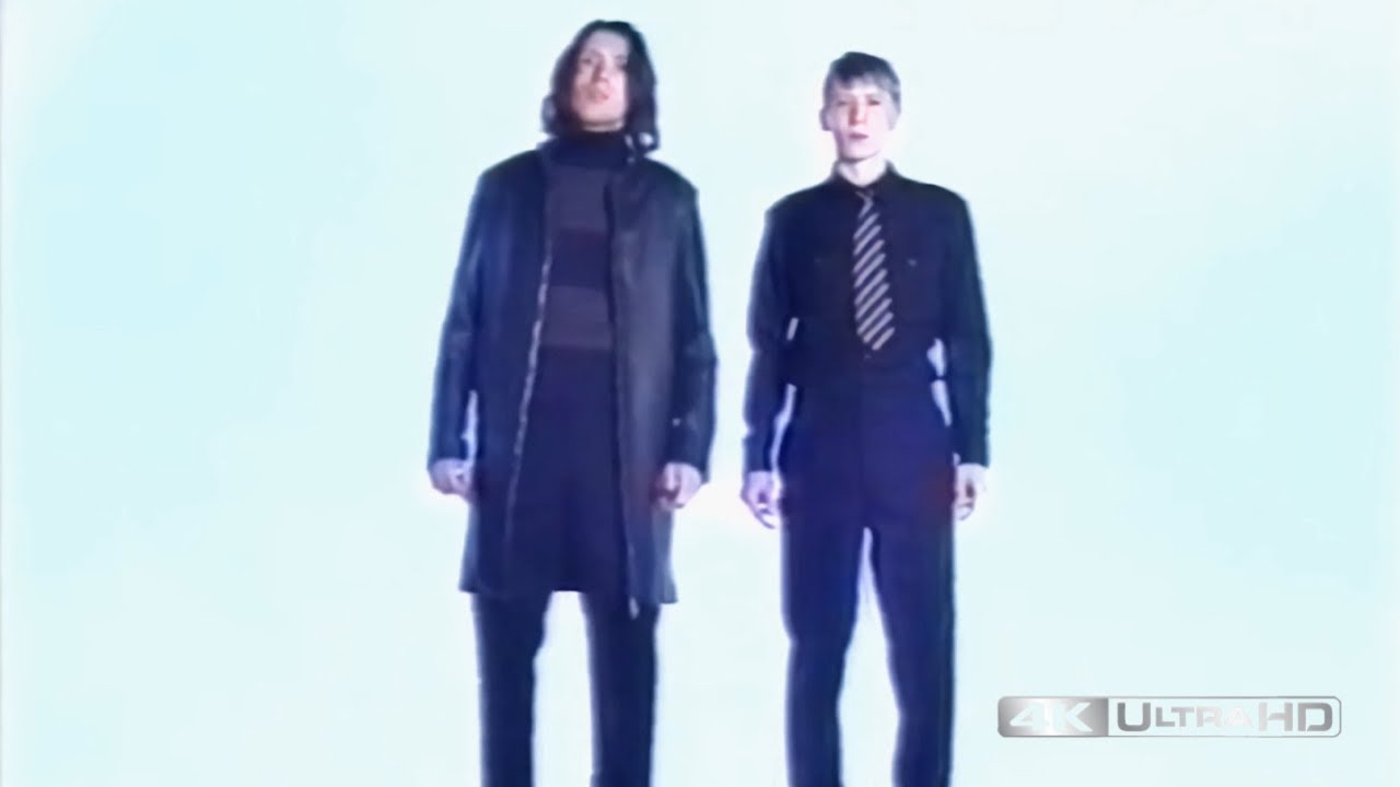 Raf Simons - AW95 Runway Collection - 4k Ultra HD - YouTube