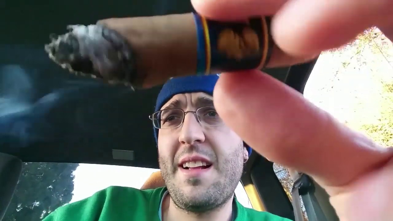 Tambor Dominicano Churchill Blue Label by Nino Vasquez Cigar Review ...