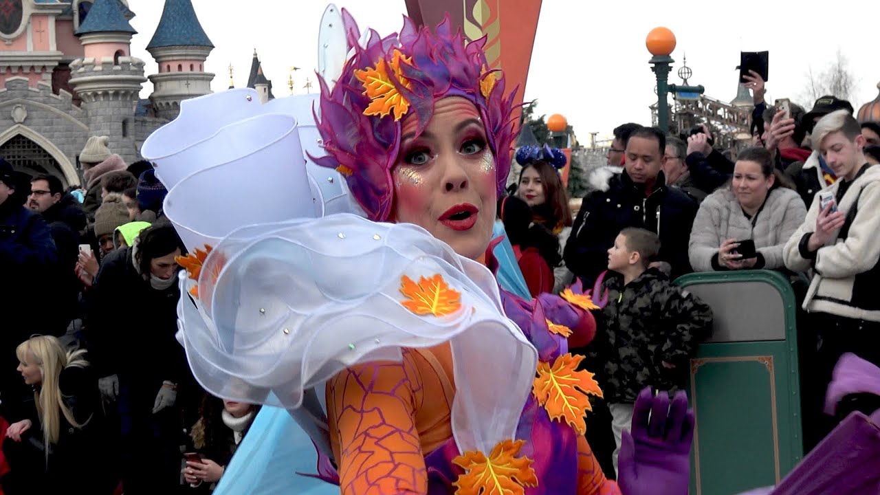 Frozen 2 Celebration Parade at Disneyland Paris - YouTube